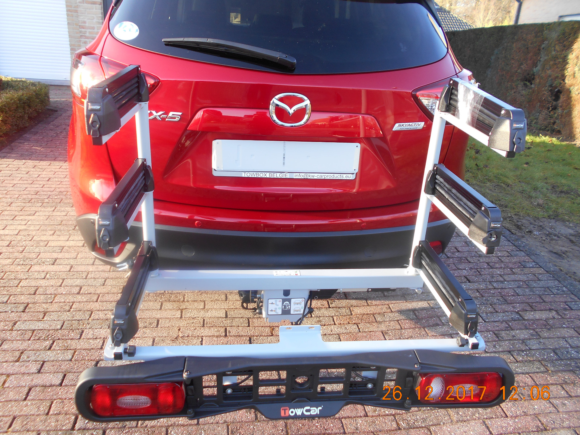 Galerie de photos porte ski sur attelage de remorque Towbox Belgique